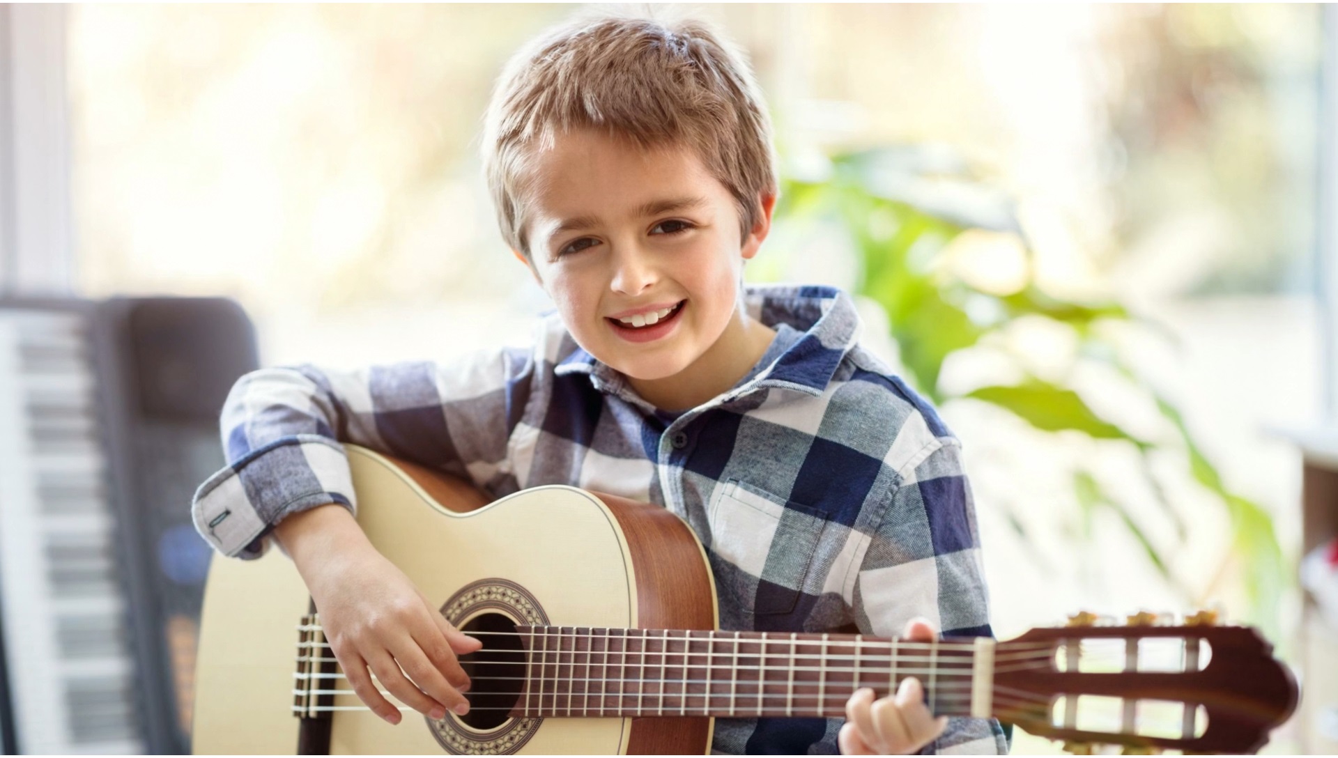 Boy Smile Guitar – Easy Music Now